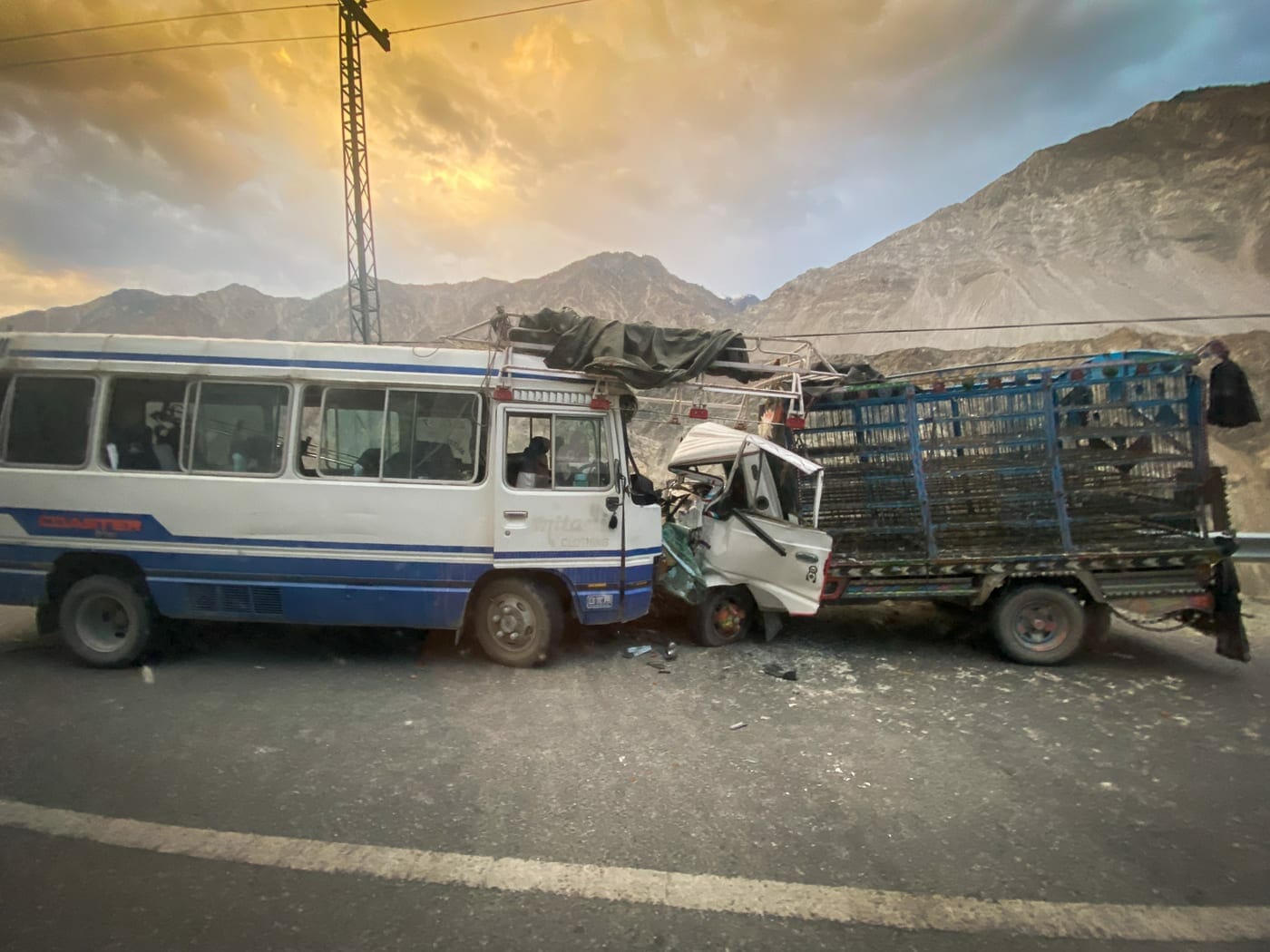 Guide To Driving in Pakistan World's Most Dangerous Roads?